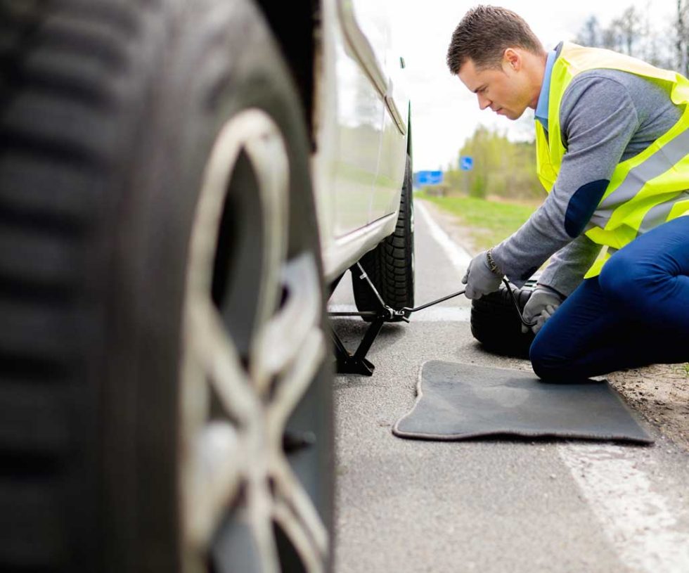 Auto depanneren en auto slepen - 0483 65 53 32